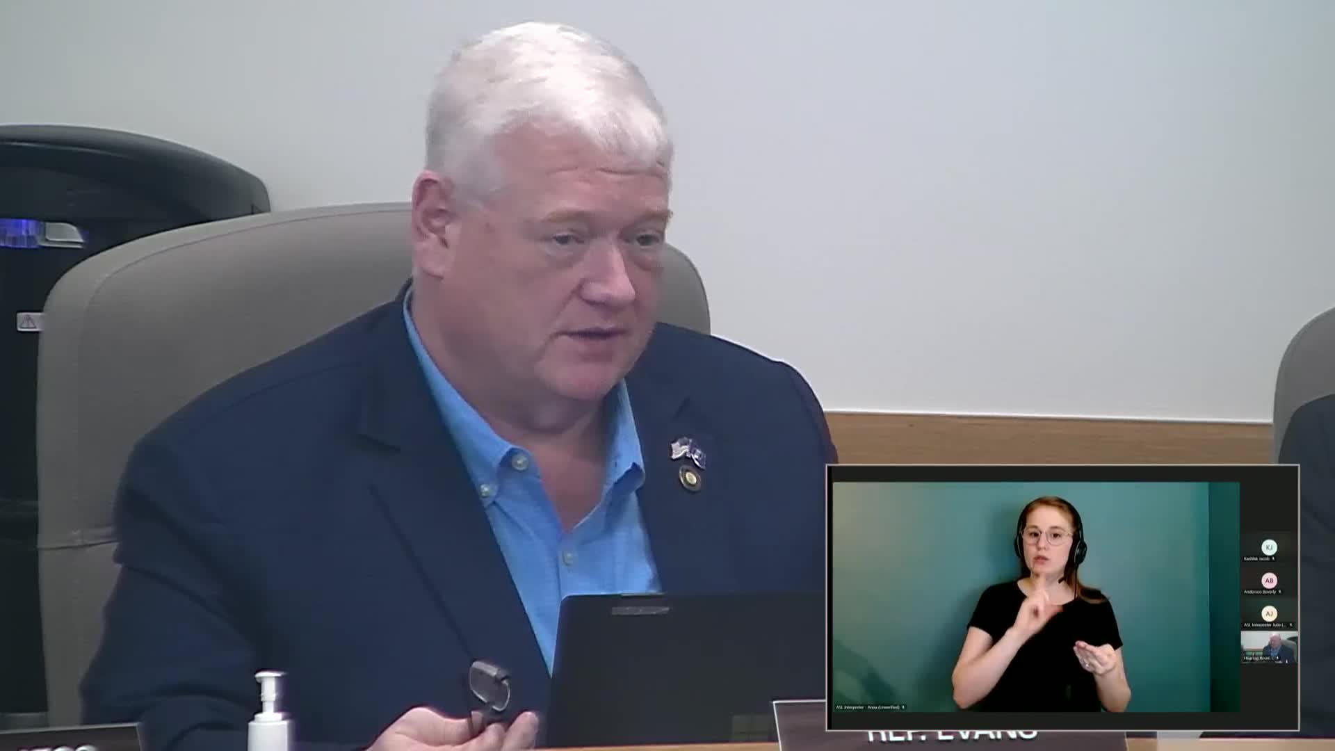 CitizenPortal.ai - Oregon lawmakers debate short-term funding for Salem amid state worker absence