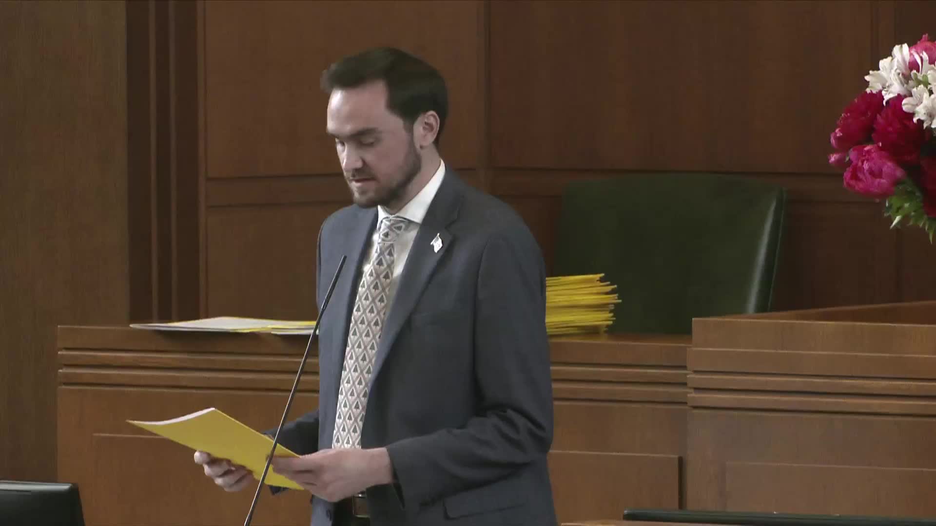 CitizenPortal.ai - Oregon Senate passes bill for ASL pay equity for ...