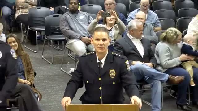 Glendale Heights recognizes officers for lifesaving pond rescue ...