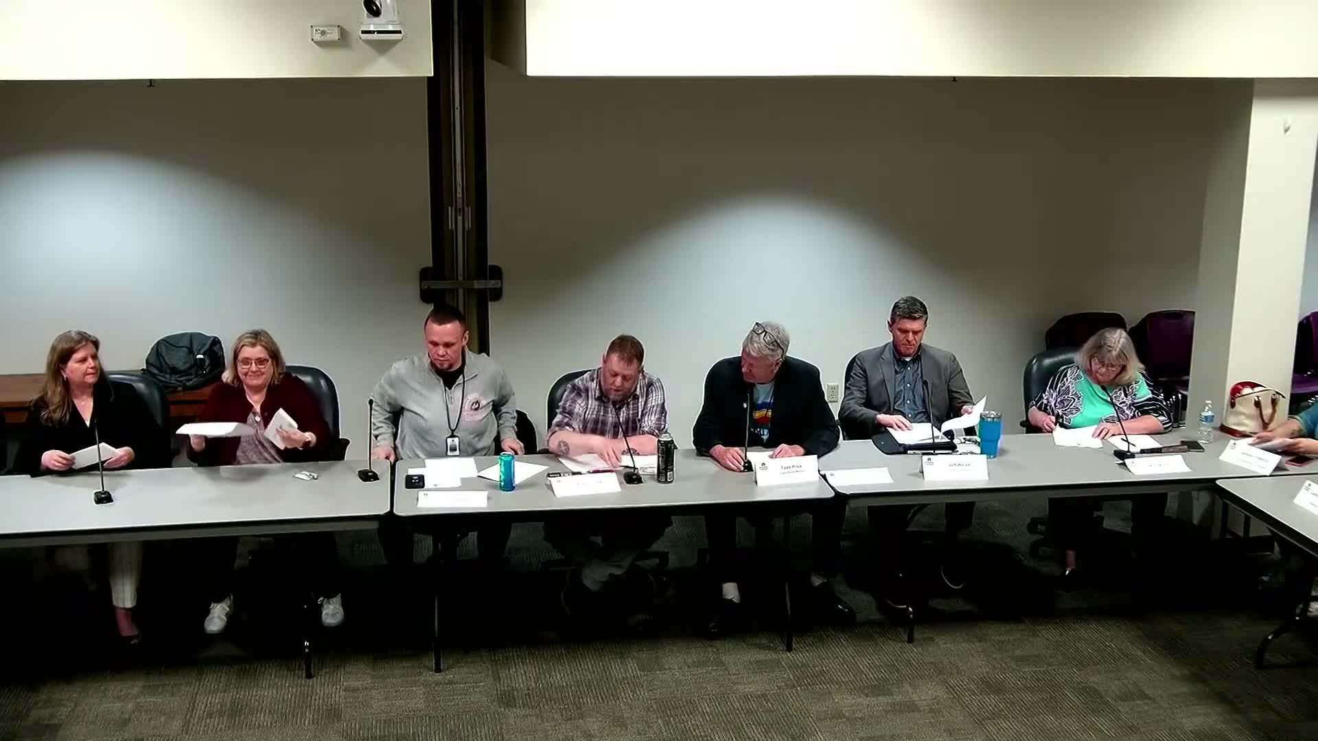 KUSD committee weighs stricter cell-phone rules as state deadline looms ...